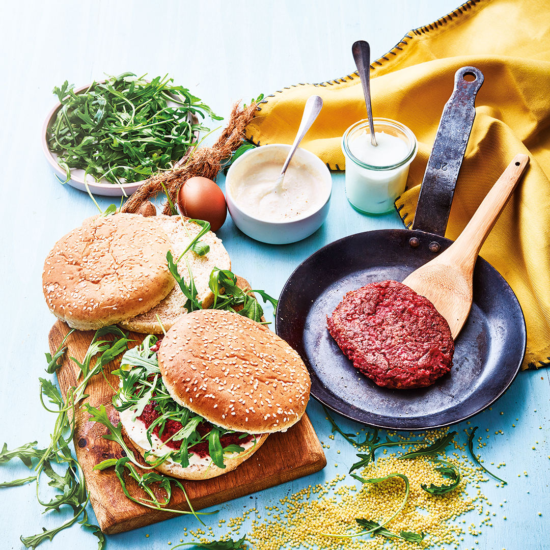 Burger végétarien de betterave et sauce au raifort - aliive